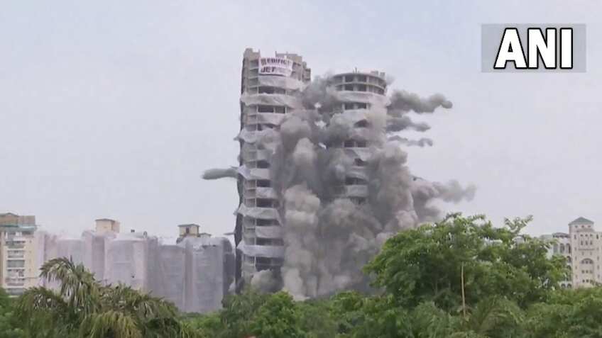 Twin Towers Demolition LIVE Updates: 100% सफल रहा डिमोलिशन, 9-10 सेकेंड ...