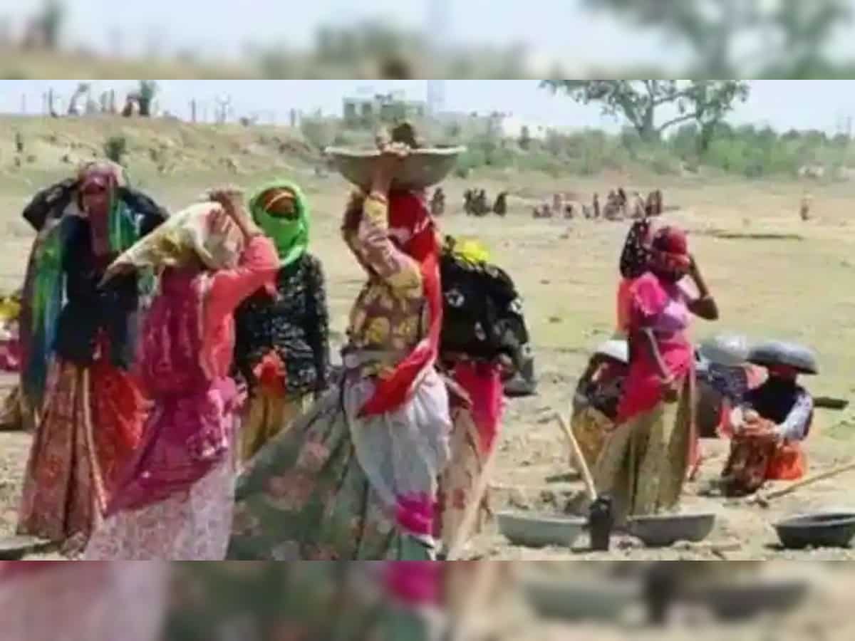 1 जनवरी से बदल जाएगा MGNREGA से जुड़ा ये जरूरी नियम, जानिए क्या है सरकार का पूरा प्लान | Zee ...