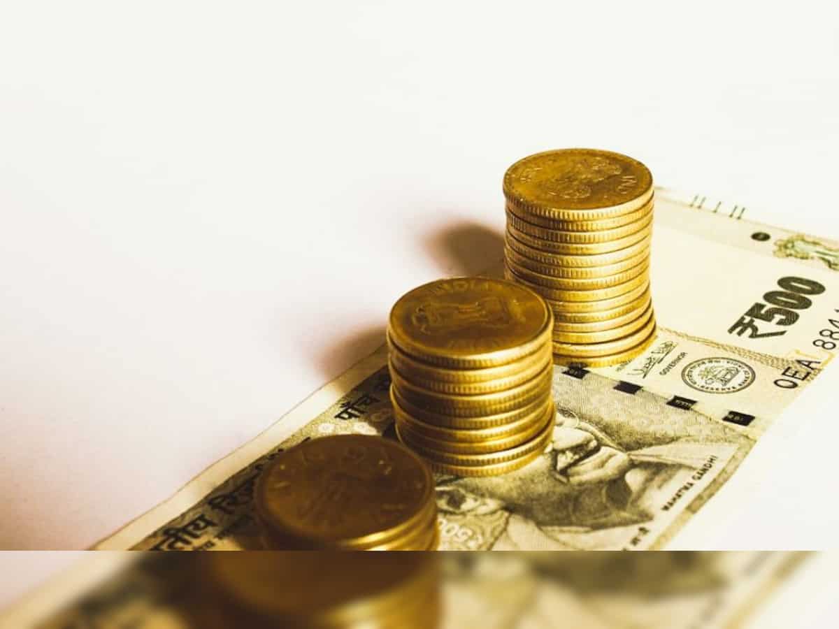 NSC Calculator 2023: 5 साल में बस ब्याज से कमा लेंगे ₹4,49,034, कितना ...