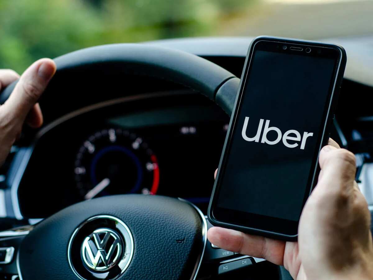 UBER ने इस कंपनी के साथ किया करार, इन शहरों में तैनात होंगे 1000 इलेक्ट्रिक व्हीकल्स | Zee ...