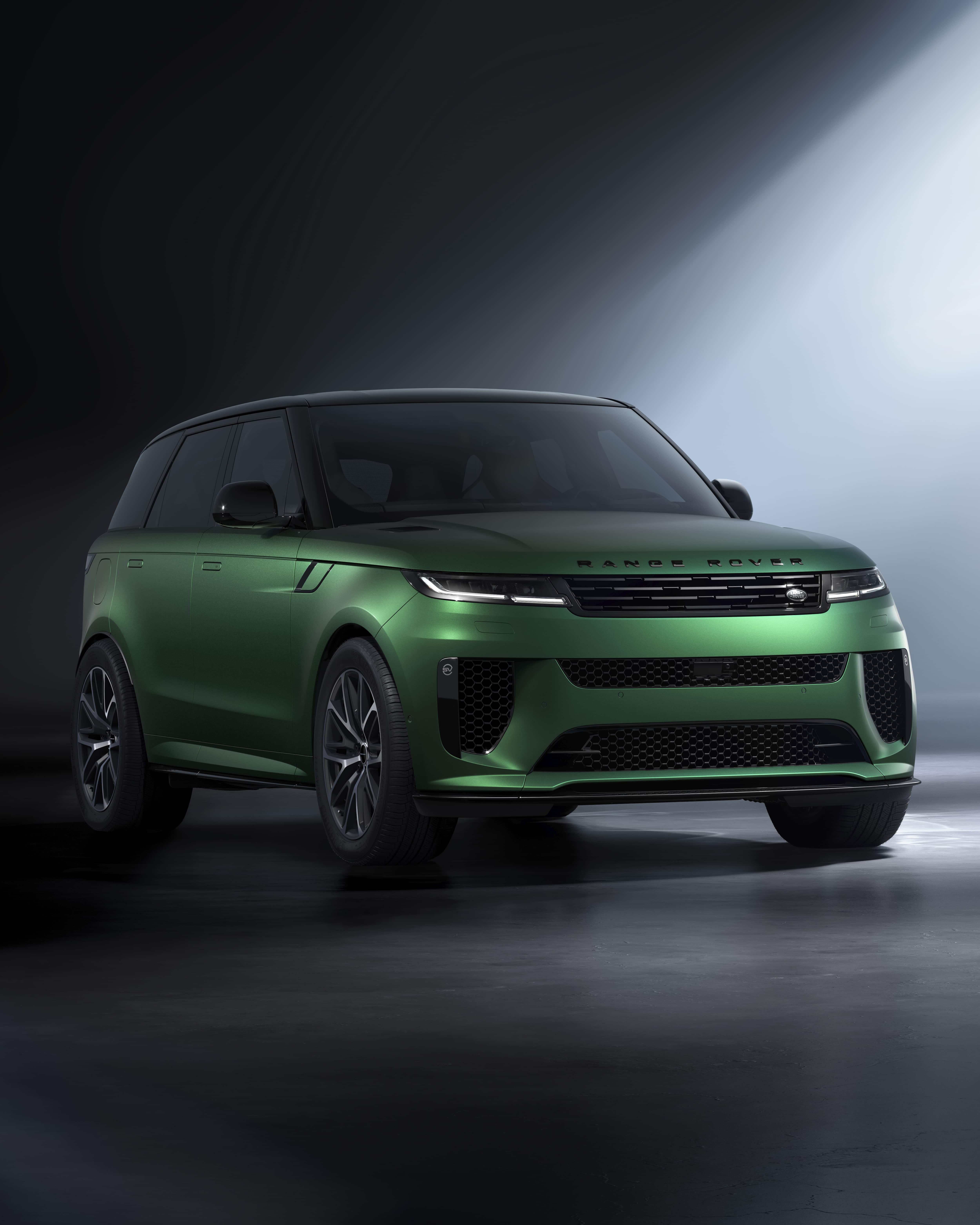 नई Range Rover Sport SV में पहली बार 6D डायनैमिक सस्पेंशन, जानें क्या ...