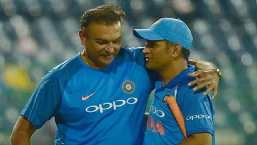 MS Dhoni hands are quicker than a pickpocket said by Ravi Shastri ...