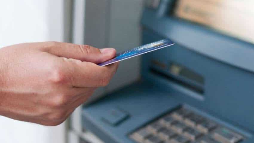 इस सरकारी बैंक के ग्राहकों के लिए बड़ा अलर्ट! 31 अक्टूबर के बाद Debit ...