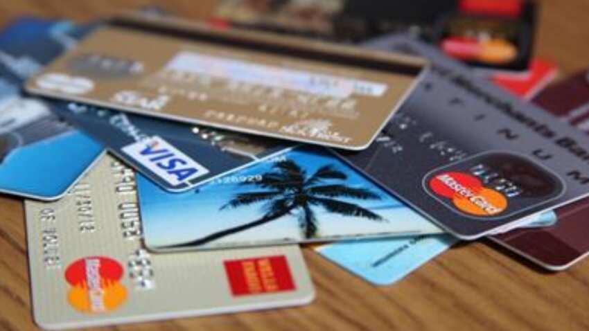 Debit और Credit Card का इस्तेमाल करते हैं? यहां जानिए दोनों के बीच क्या ...