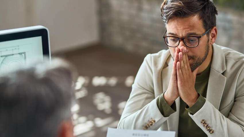 Silent Firing: आखिर क्या होती है साइलेंट फायरिंग? जिसमें नौकरी छोड़ने ...