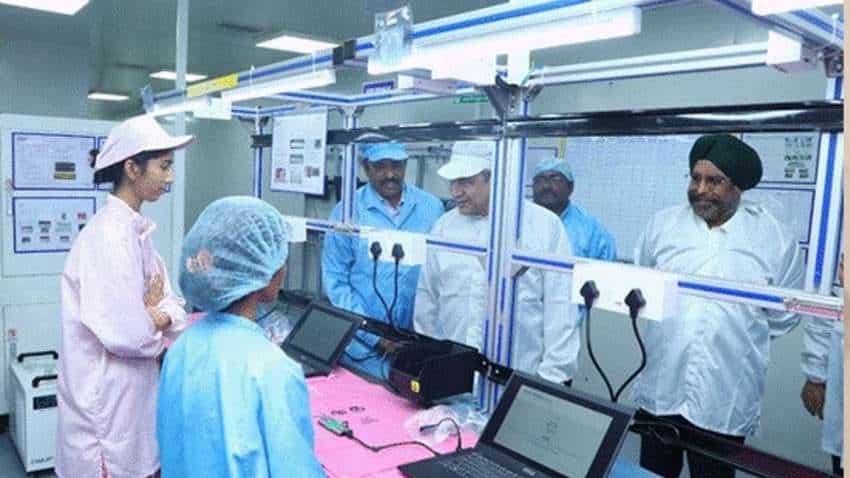 स्मार्टफोन के बाद अब मिलेंगे मेड इन इंडिया लैपटॉप, केंद्रीय मंत्री ...