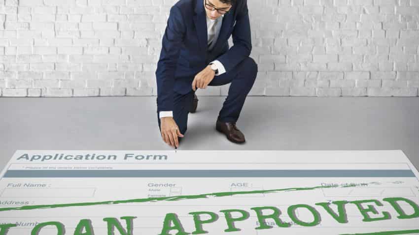 कई सारे Loan लेकर फंस गए हैं? टेंशन ना लें.. आसान है इससे बाहर निकलना ...