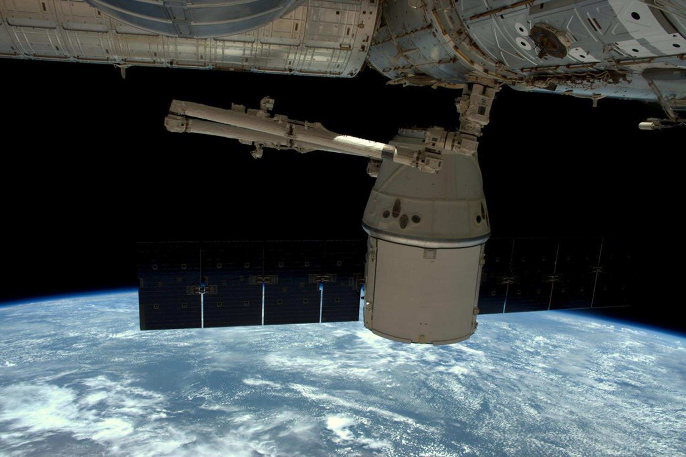 SpaceX; first ever cargo ship from space to return back to earth
