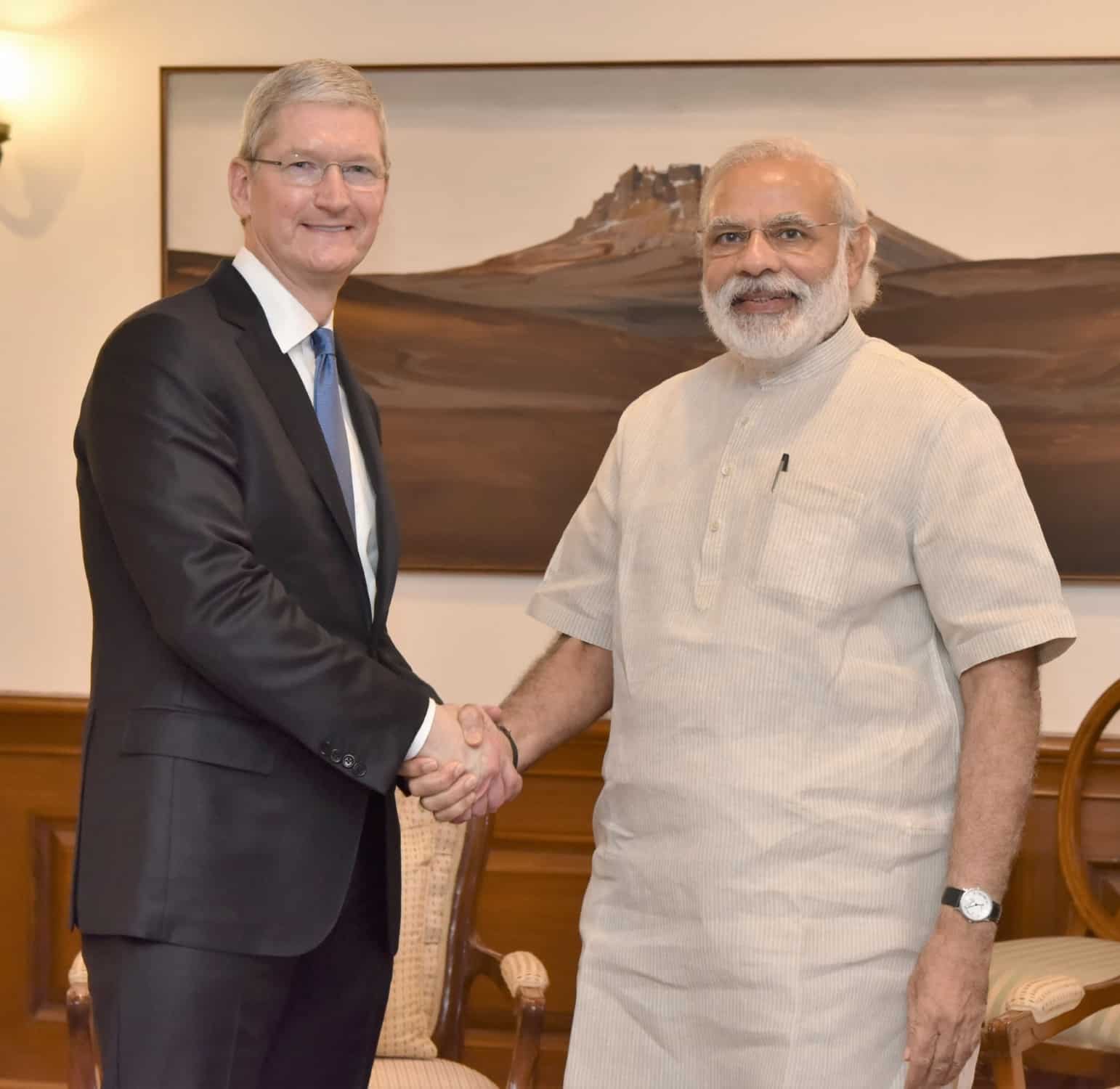 Did Tim Cook's India trip end with a disappointment? | Zee Business