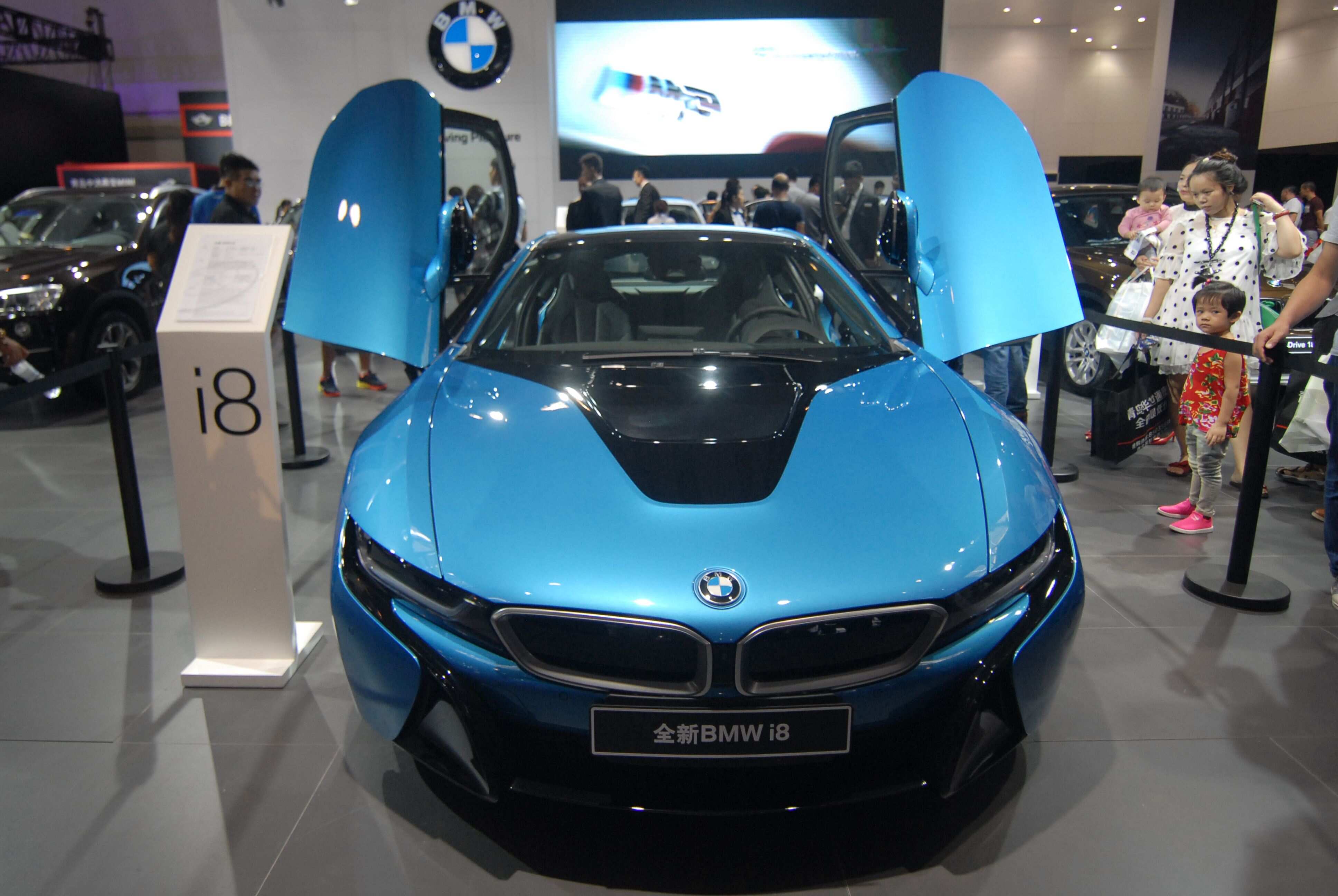 BMW revamps ''i'' electric car division to focus on self-driving tech