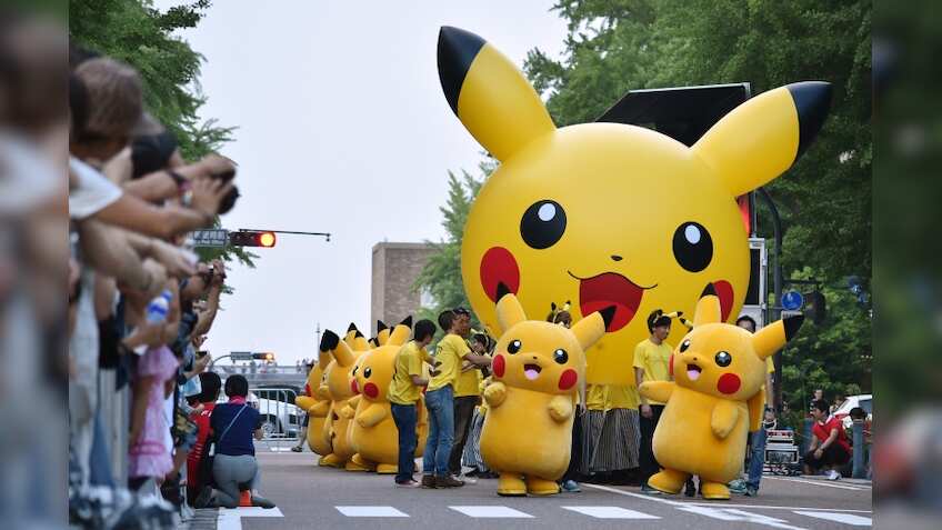 Nintendo shares plunge on Pokemon Go warning