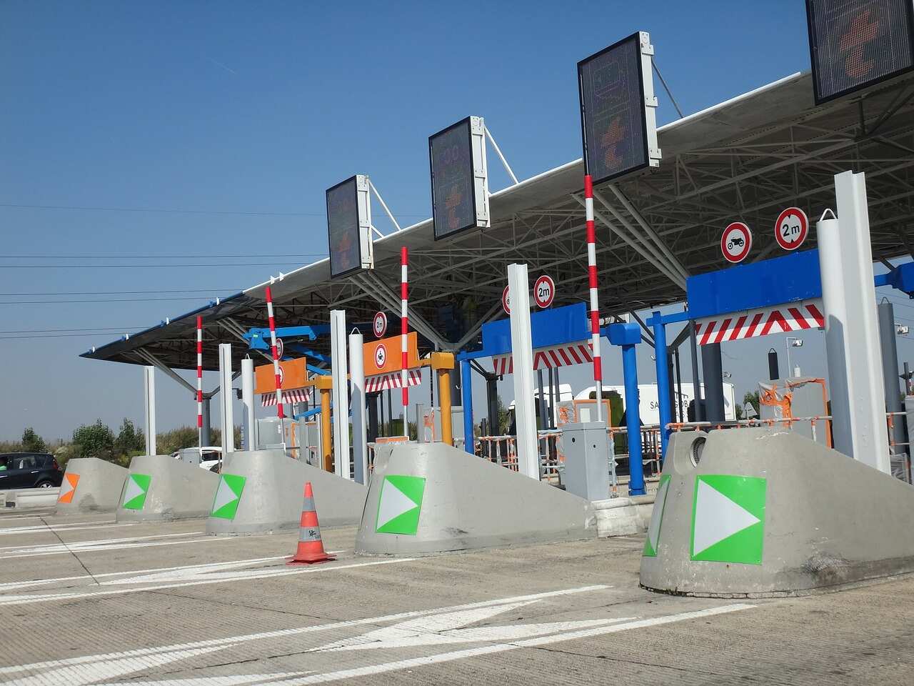 Gujarat govt exempts small vehicles from paying toll tax | Zee Business Gujarat govt exempts small vehicles from paying toll tax | Zee Business
