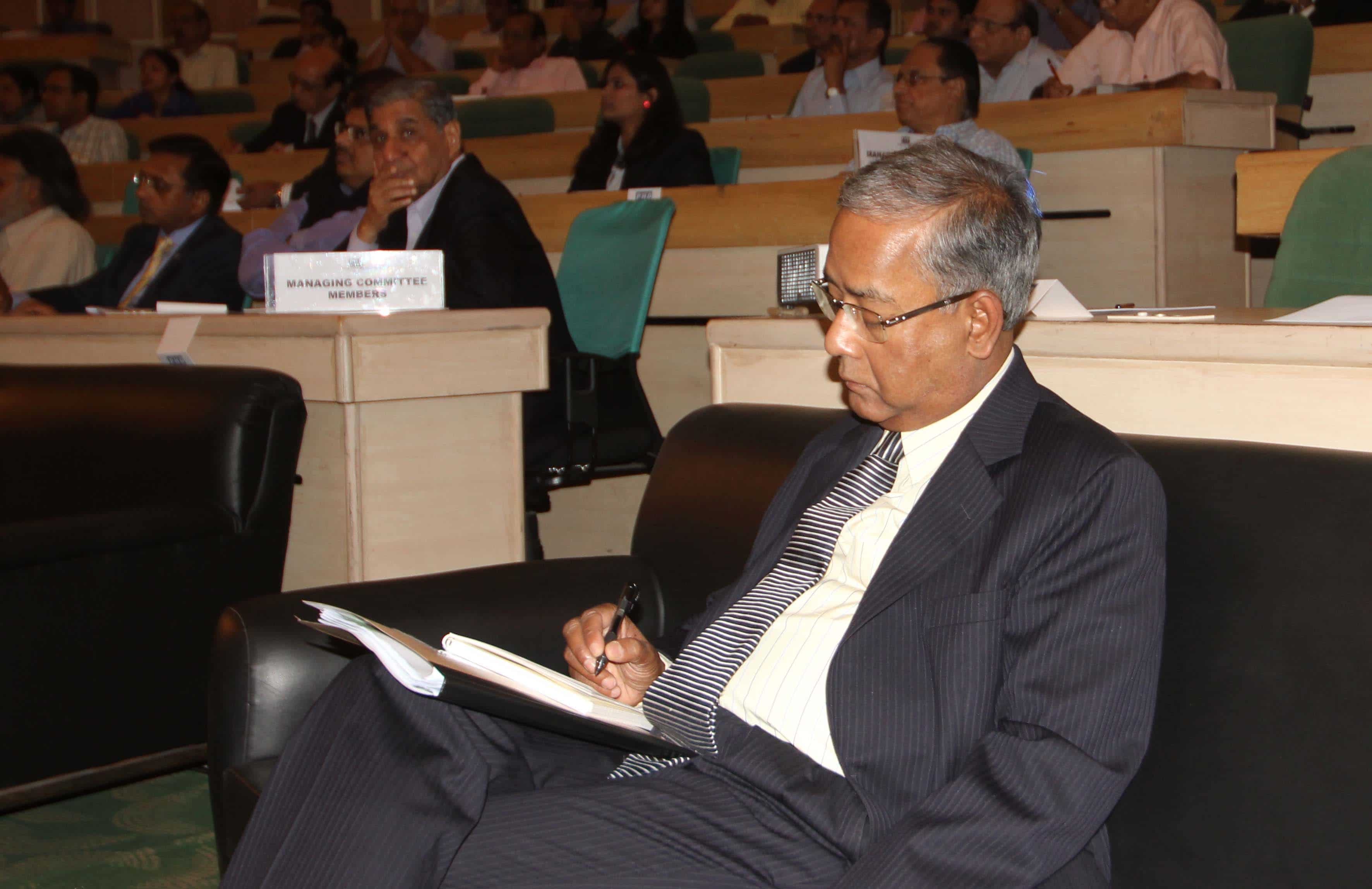 7th pay commission effect: New Sebi chairman to get more pay | Zee Business