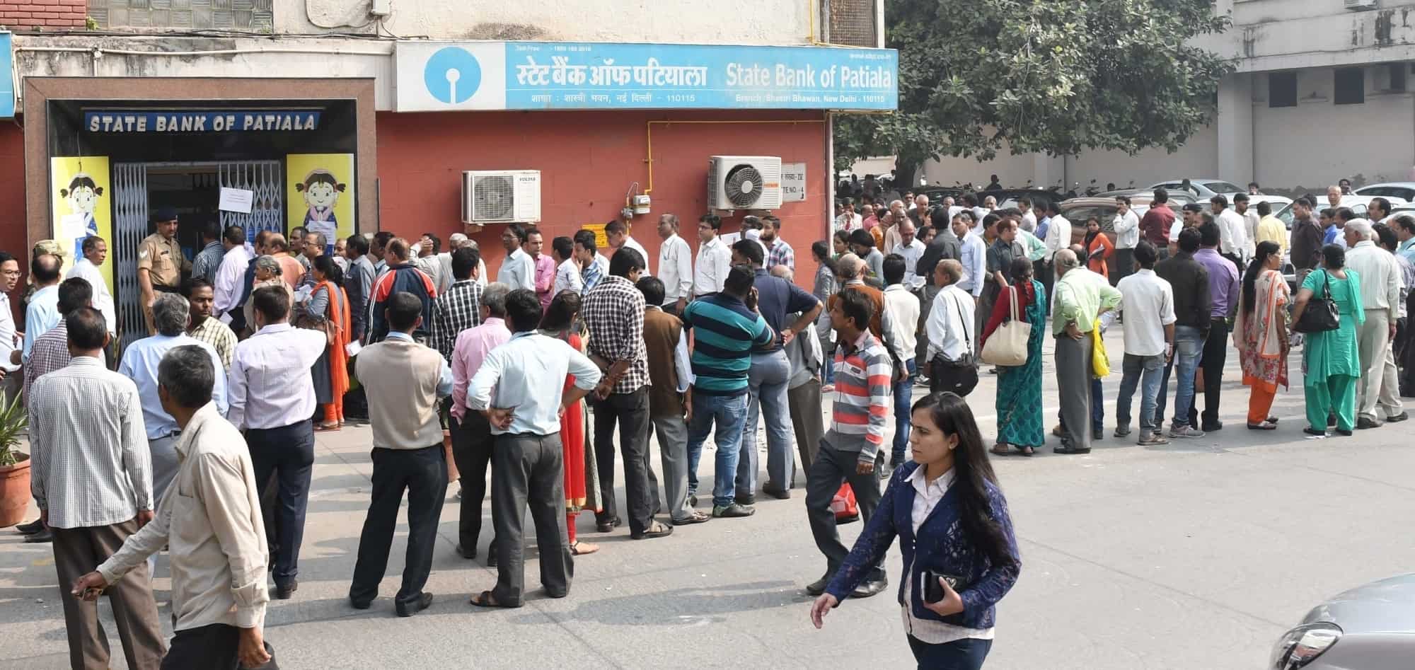 Demonetisation: Is this the right time to open a fixed deposit account?