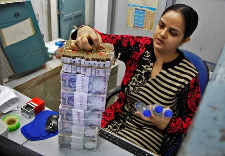 Exchange of old notes over the counter ends today | Zee Business