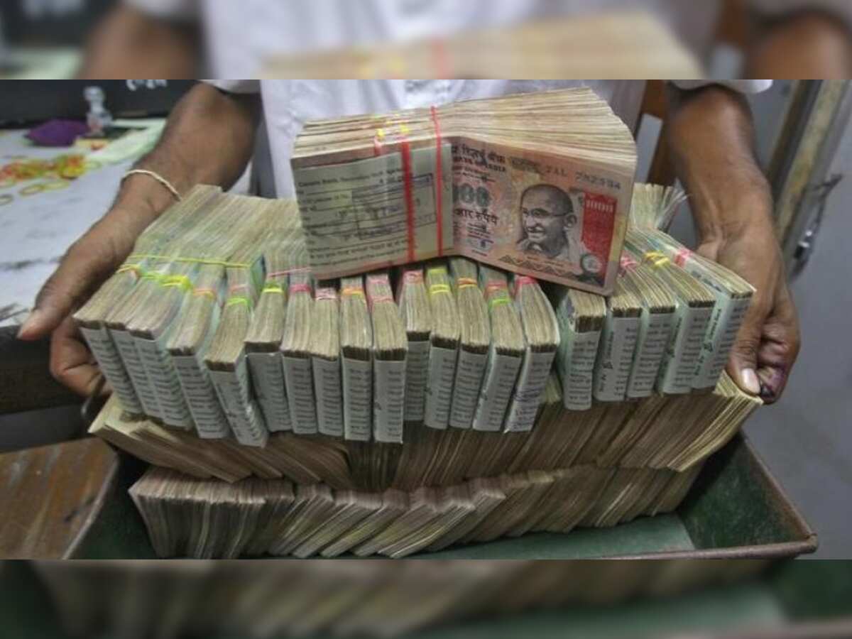 Demonetisation: Last day for depositing scrapped notes in banks | Zee ...
