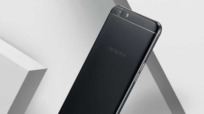 OPPO unveils world's first periscope style '5x Dual Camera Zoom' | Zee ...
