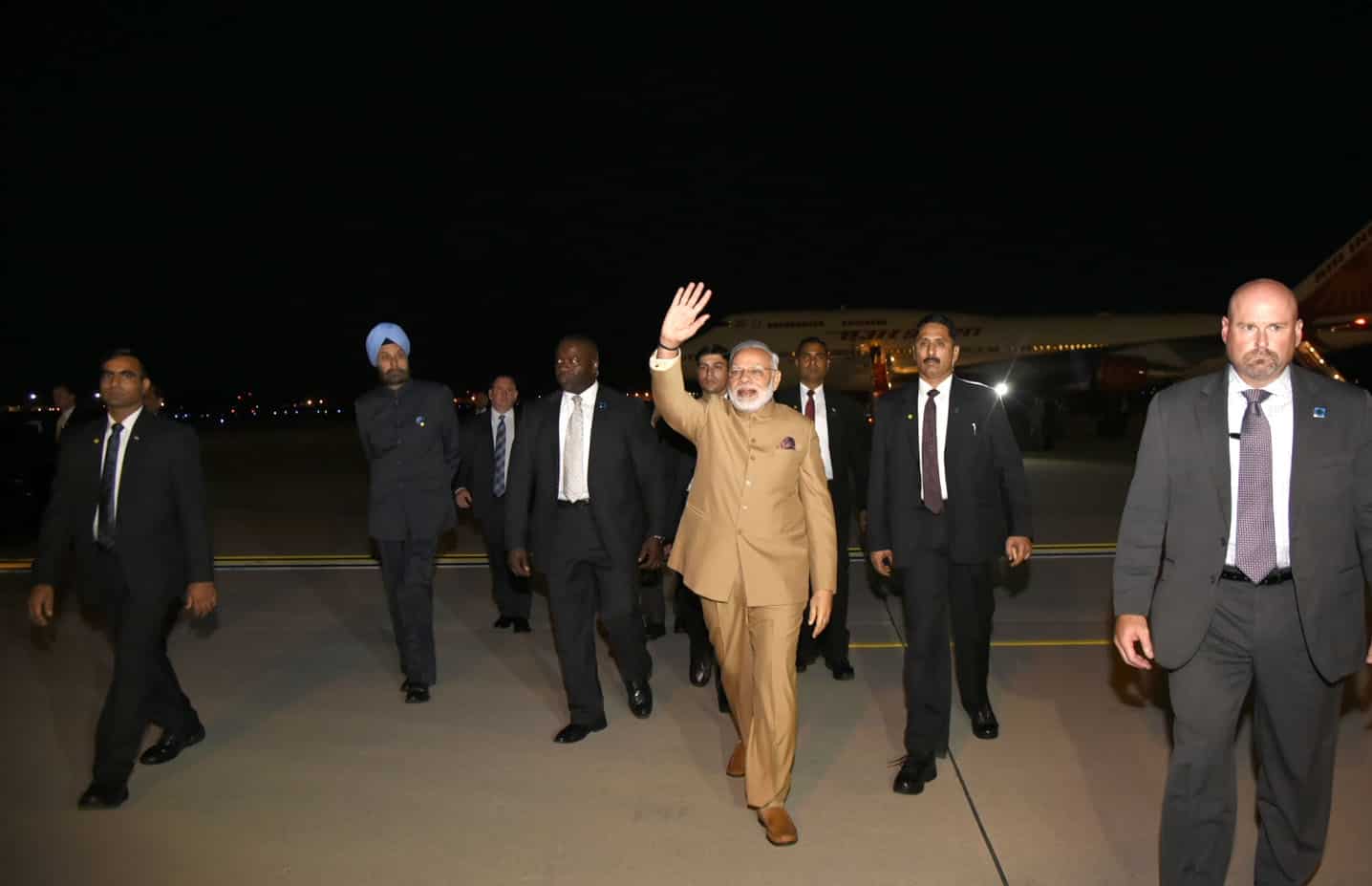 PM Narendra Modi to meet CEOs of Apple, Google, Microsoft
