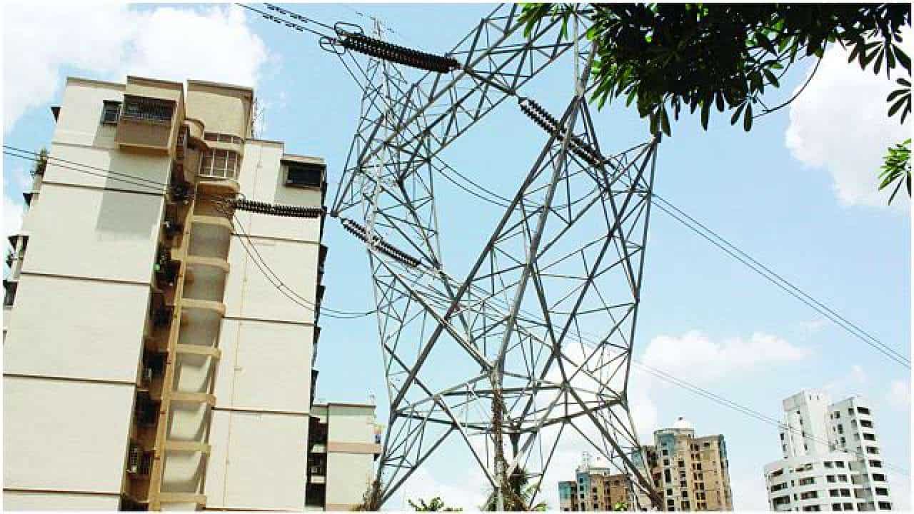 Mahavitaran to purchase 1000 MW solar power in 2018 | Zee Business