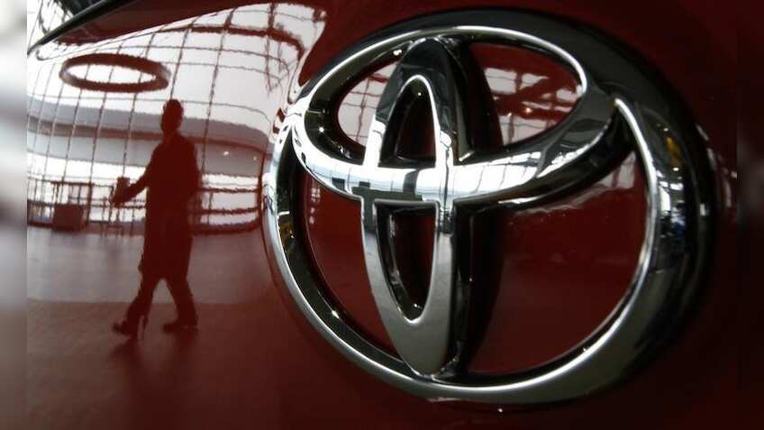 Toyota to invest $1 billion in Southeast Asian ride-hailing firm Grab