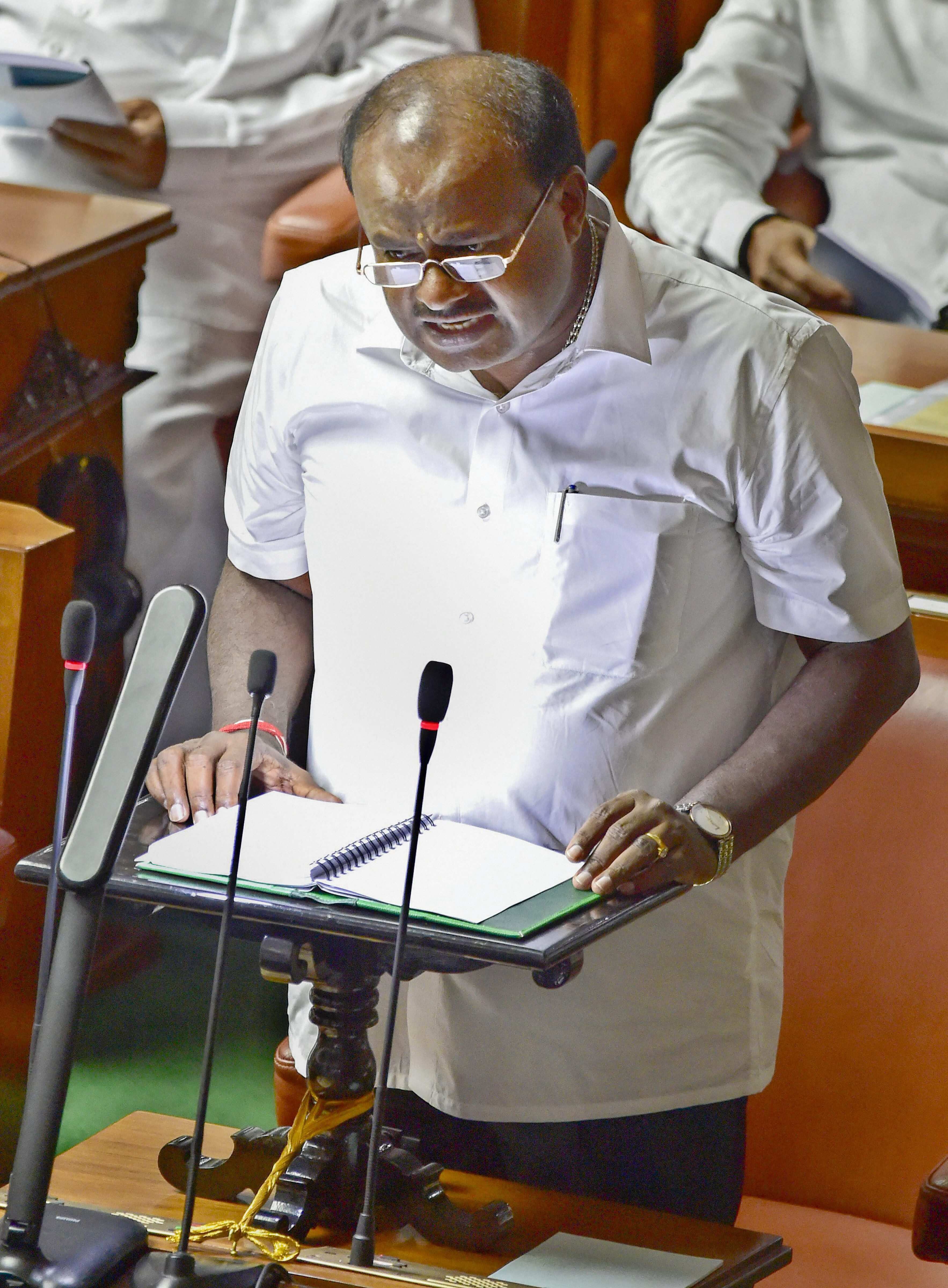Karnataka budget 2018: Kumaraswamy waives farm loans, but shocks with ...