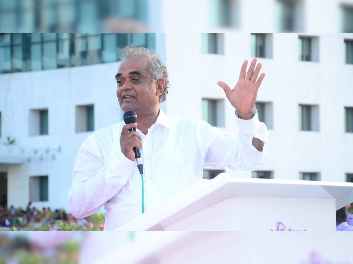 Who is Savji Dholakia, the diamond merchant who will gift 600 cars to ...