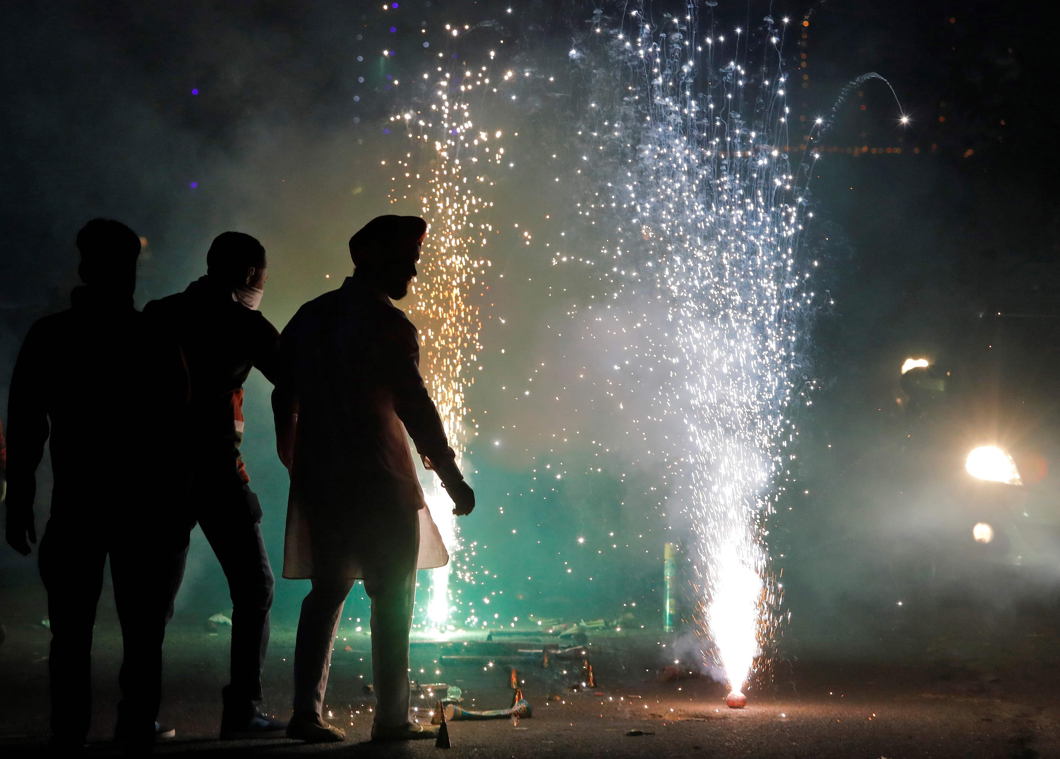 Delhi breathes toxic air as residents flout firecracker curbs