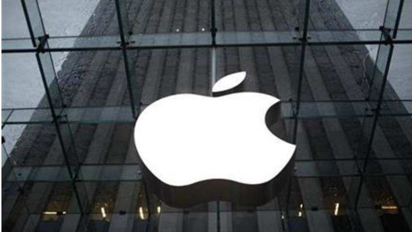 Apple Cuts Revenue Expectations Tim Cook Blames Poor Iphone Sales In
