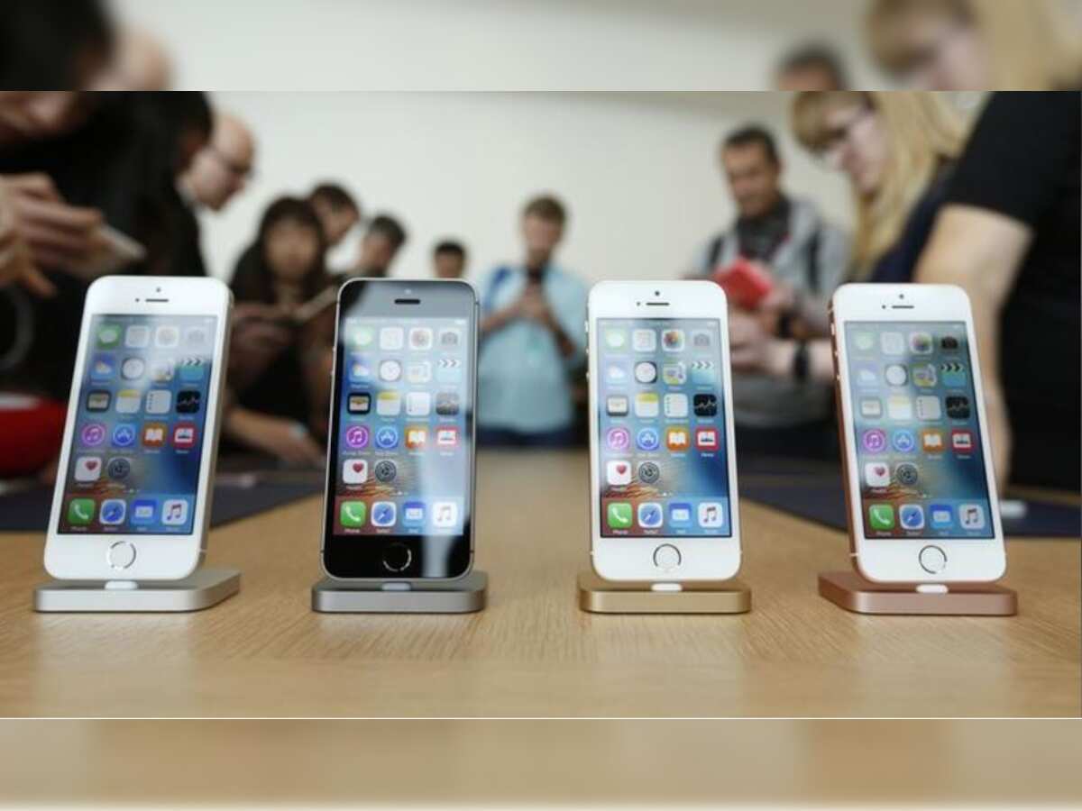After declaring discontinuation of its sale, Apple selling iPhone SE ...