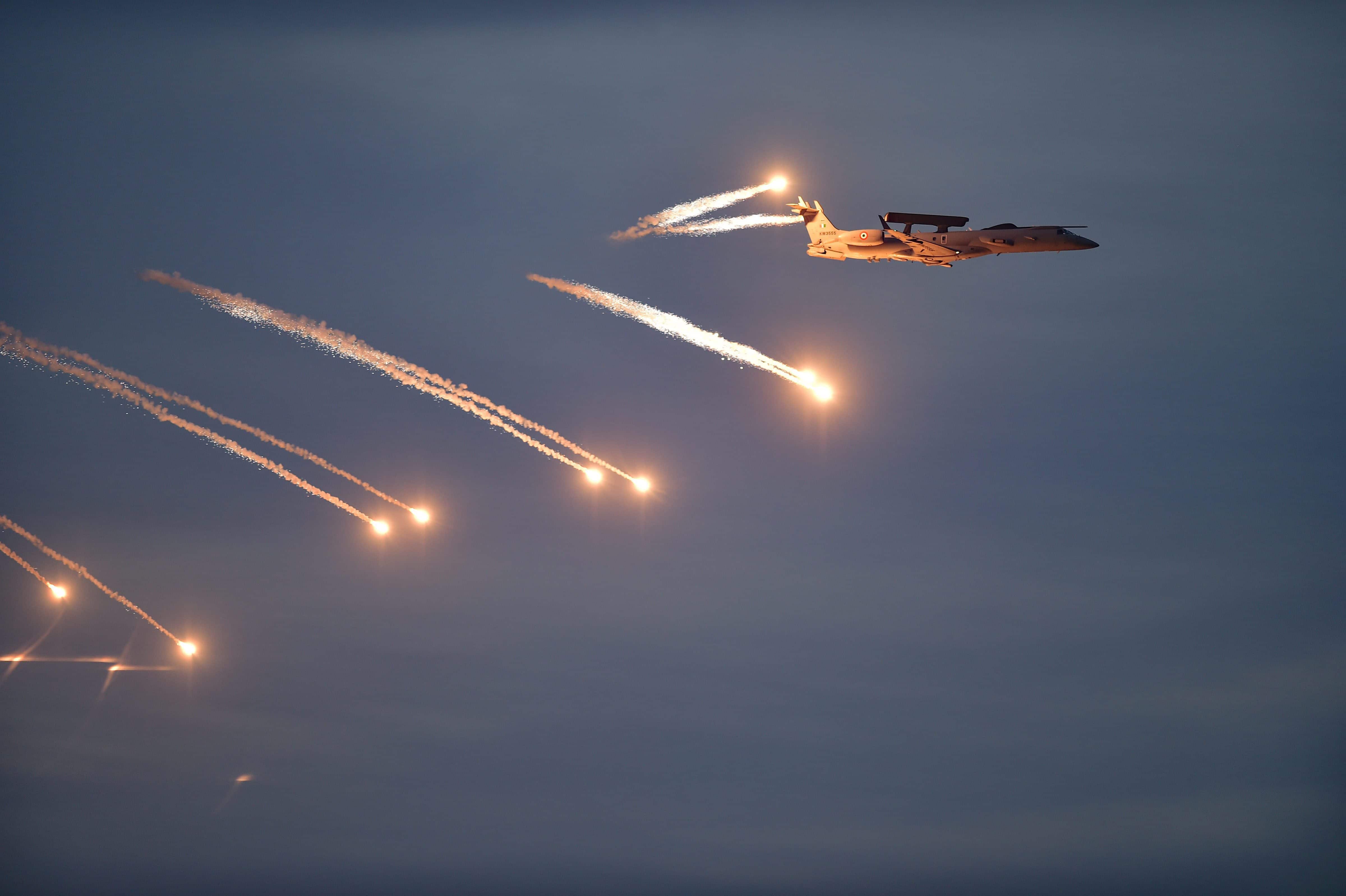 Indian Air Force demonstrates its fire power, carries out mega exercise ...