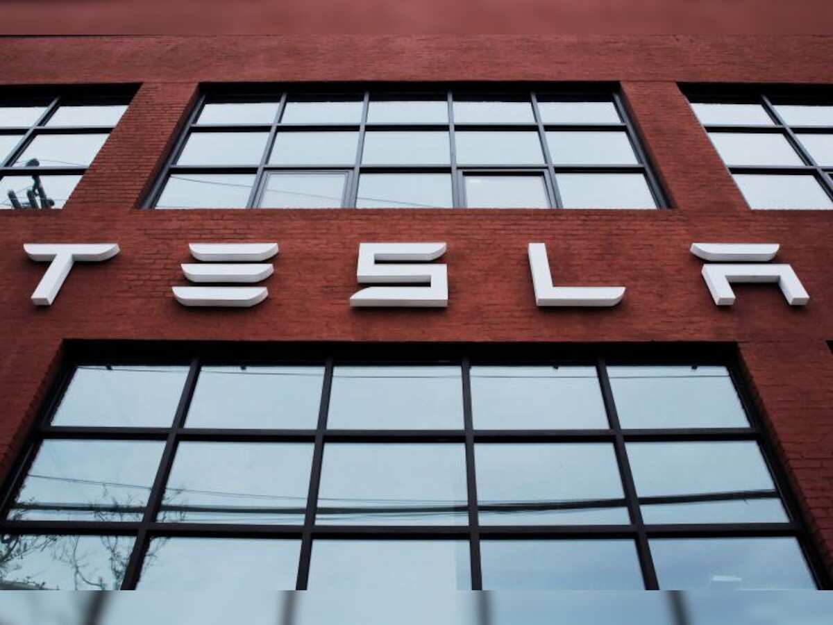 4 of 11 Tesla board members to step down by 2020 | Zee Business
