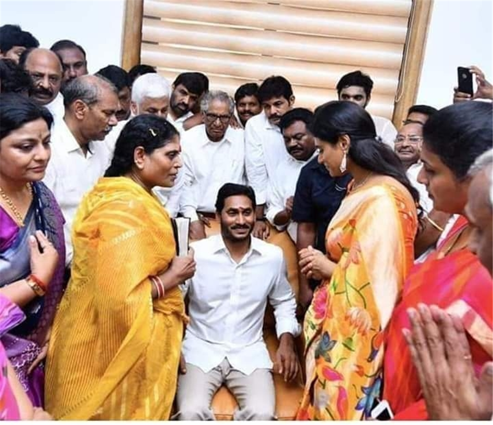 Jagan Mohan Reddy's YSR Congress storms to power in Andhra with ...
