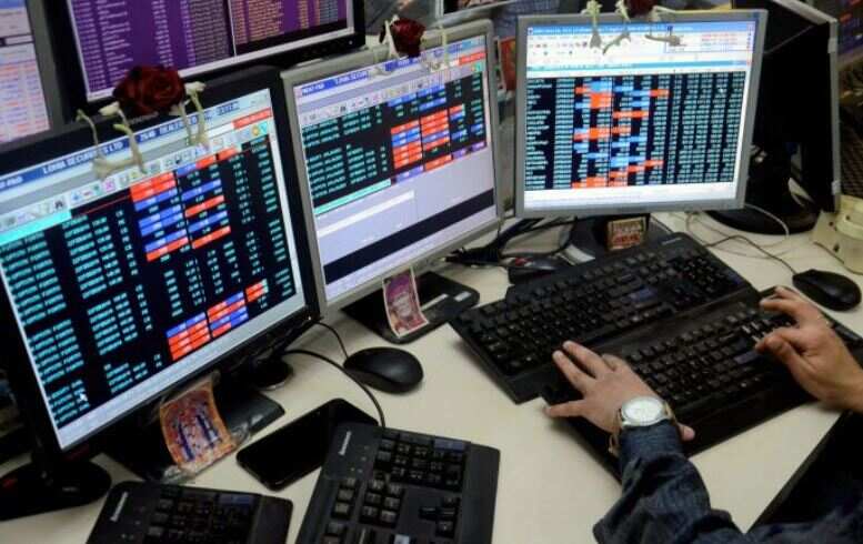 STOCK MARKET LIVE: Sensex, Nifty flat; here are experts' advice on ...