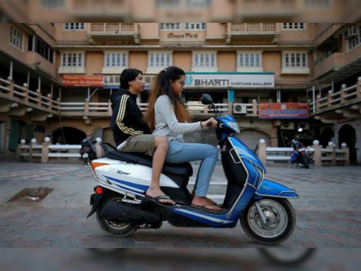 Drive a 2 wheeler? Alert! No entry allowed on Lucknow-Agra Expressway ...