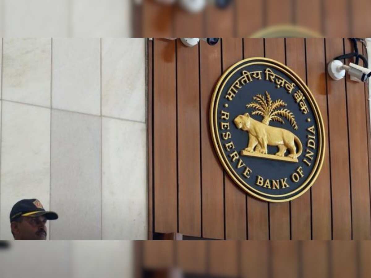 Viral message: RBI cancelling leaves of its officers. It's Fake! | Zee ...