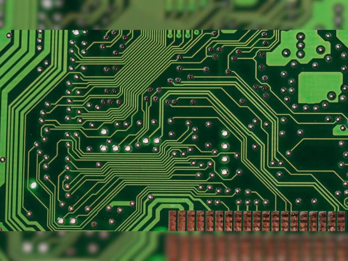 New chip, smaller than a grain of rice, may pave way for batteryless ...