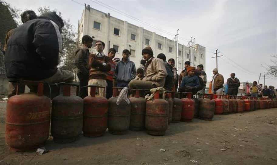 LPG cylinder delivery: IOCL, HPCL, BPCL announce Rs 5 lakh ex-gratia ...