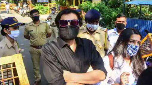 Arnab Goswami arrest news: Republic TV Editor spends night at school designated jail's COVID-19 ...