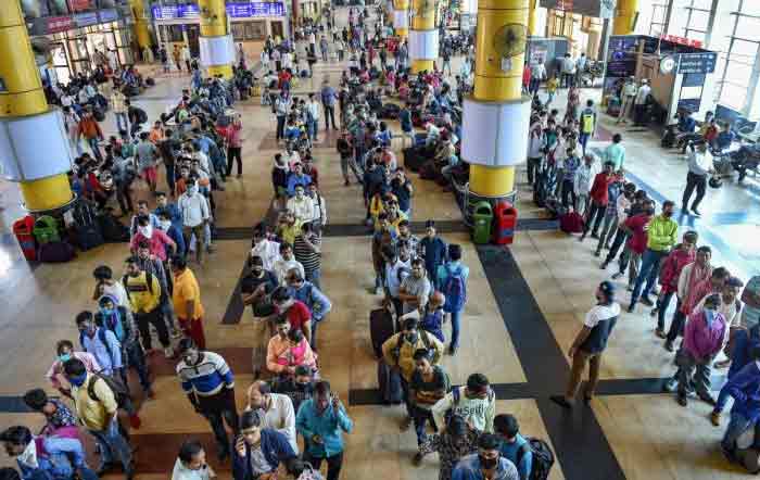 Platform ticket price today: Railways hikes fares from Rs 10 to Rs 30 ...