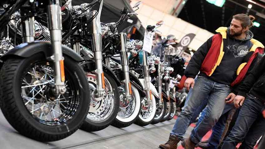 Harley Davidson borrows Detroit's used-car playbook to pursue younger ...