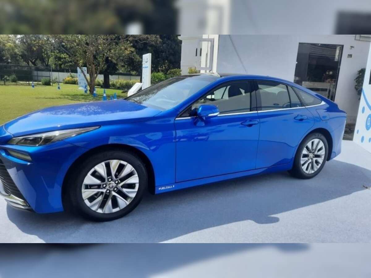 Toyota Kirloskar Mirai: India's 1st green hydrogen fuel cell car ...