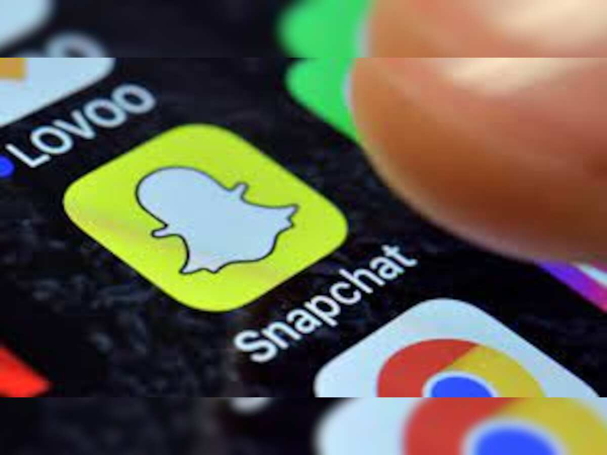Snapchat introduces new lens to help learn the American Sign Language ...