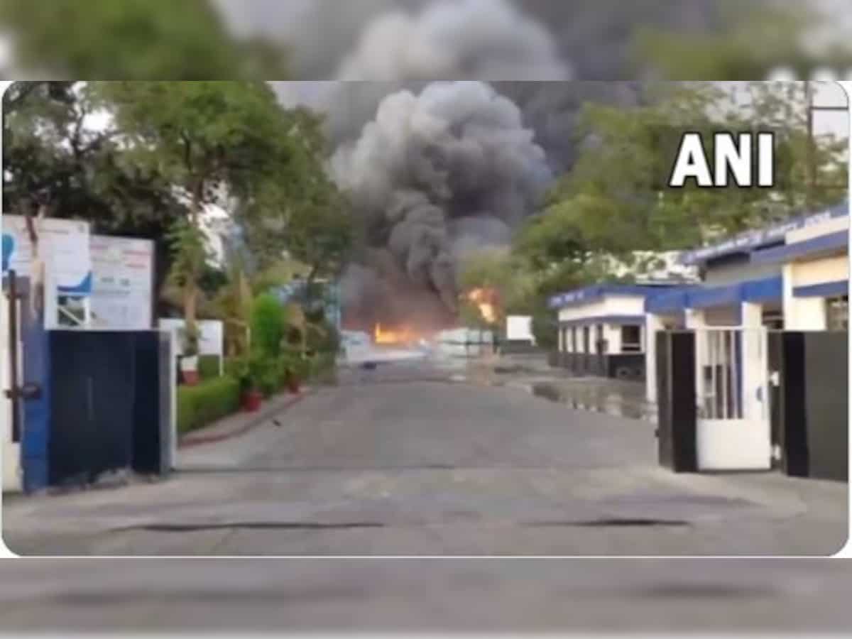 Massive fire breaks out in Deepak Nitrite chemical plant in Vadodara, 7 ...