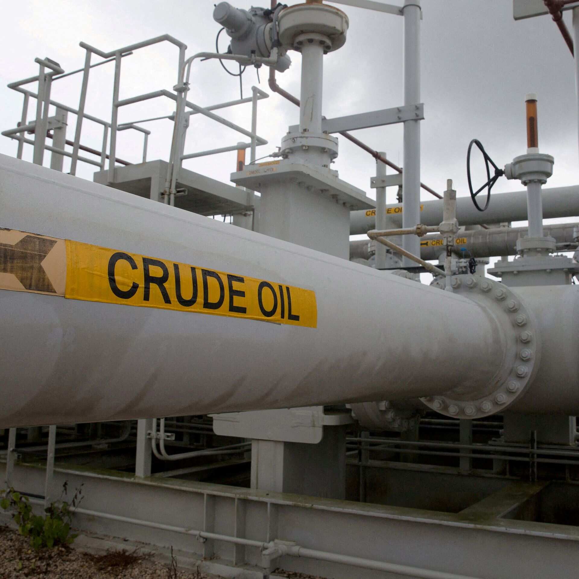 Crude oil swings higher as tight supplies overshadow demand destruction ...