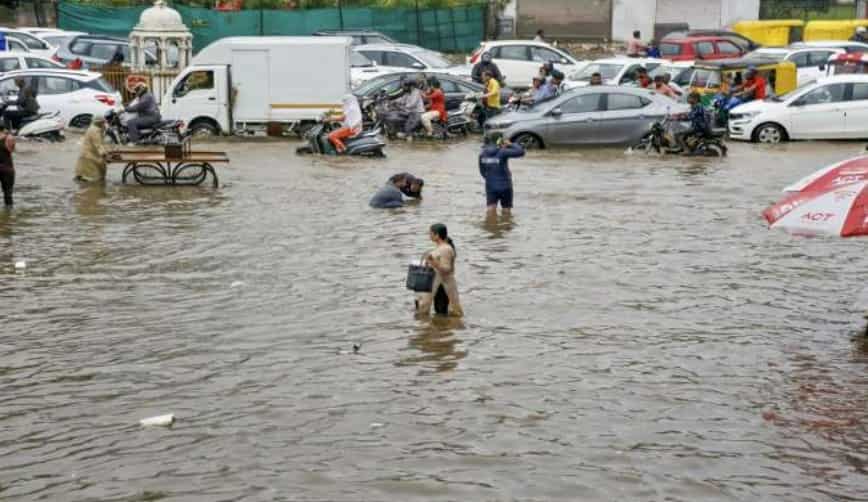 Heavy Rain Leads To Flood-Like Situation In Gujarat, Watch This Video ...