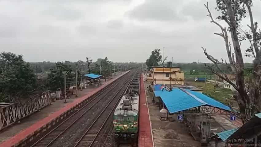 Indian Railways longest freight train: VIDEO - Super Vasuki - 3.5 km ...