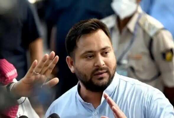 CBI Raids Gurugram Mall Allegedly Owned by Bihar Deputy CM Tejaswi Yadav | Zee Business