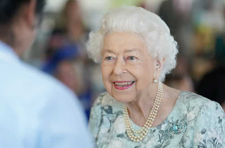 Queen Elizabeth under medical supervision, doctors concerned for her ...