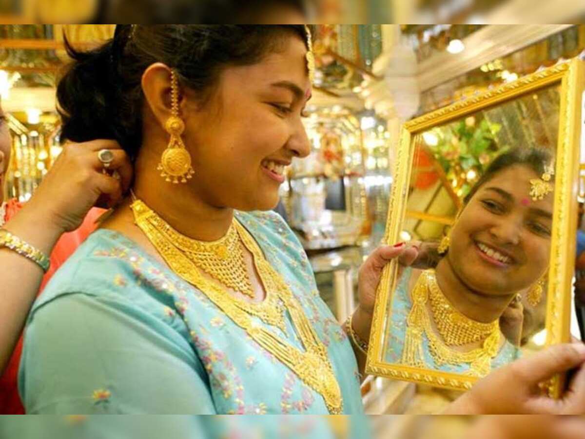 Yellow metal shines as Dollar takes hit; buy MCX Gold, Silver futures ...