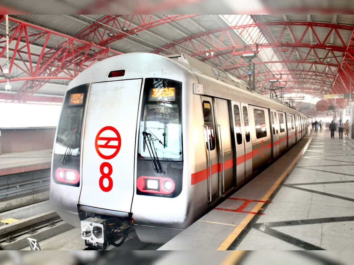 Delhi Metro Update: DMRC debuts first 8-Coach metro trains on Red Line ...